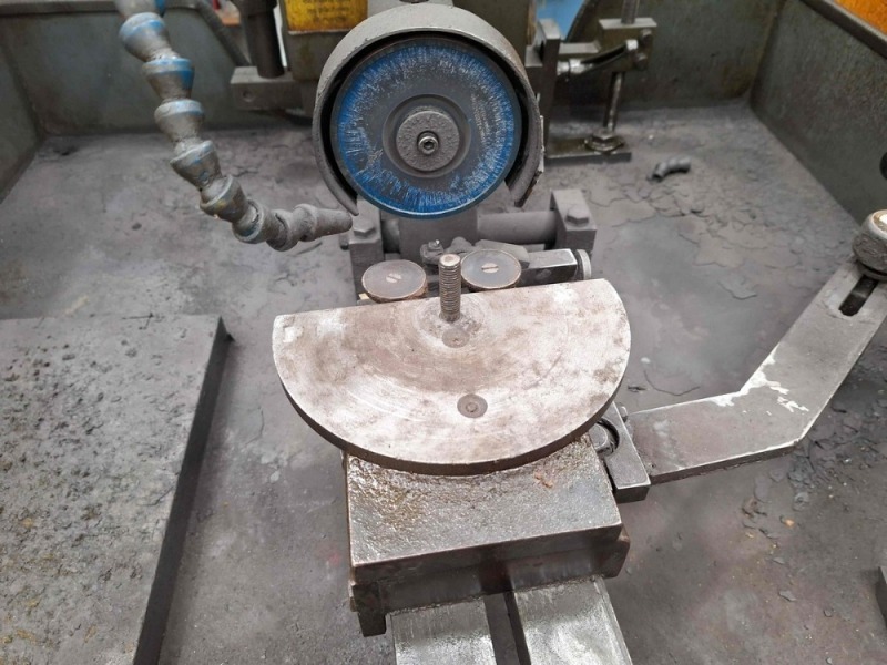 2004 E Petschauer FL 1000D Manual Side Grinding Machine